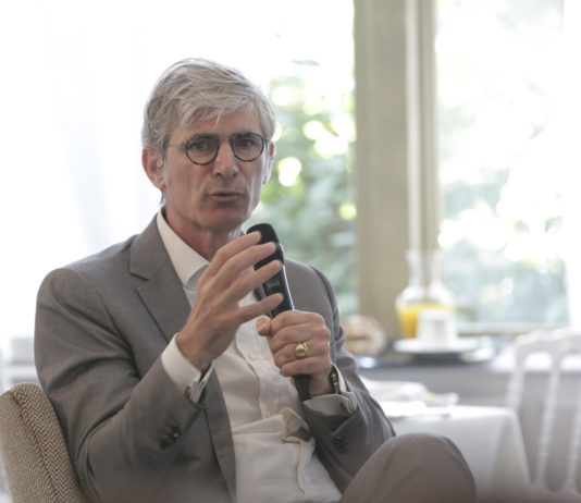 Petit déjeuner Off avec Stéphane Dedeyan, Directeur Général du Groupe ...